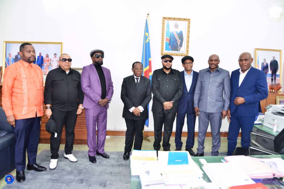 Sénat Auprès De Bahati Lukwebo Les Musiciens Du Clan Wenge Font Part